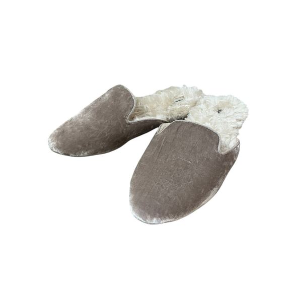 Birdies | Shoes | Birdies Womens The Phoebeclassic Cream Velvet Faux ...